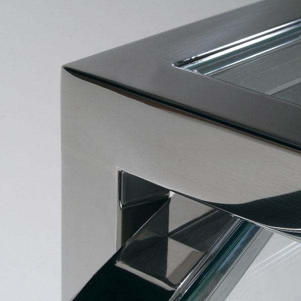 Marcel - Tische aus Edelstahl mit nahtloser Optik